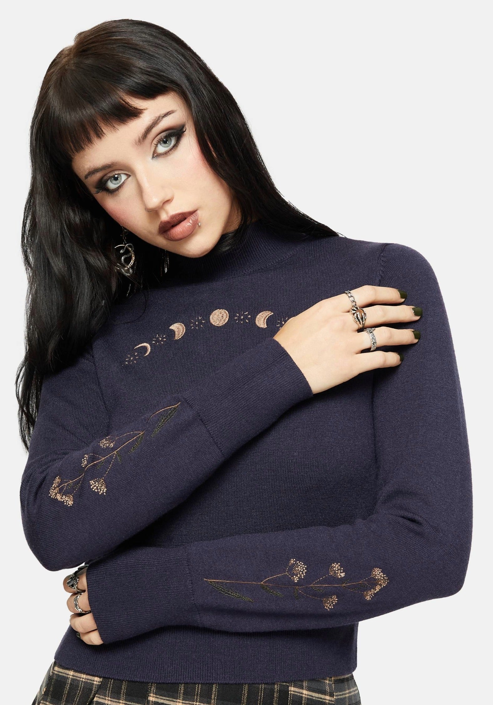 Griffinfly Embroidered Roll Neck Knit Jumper – Disturbia